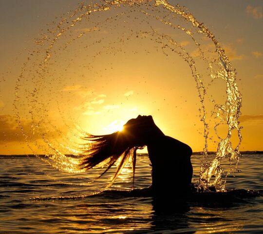 Splush: Dance of the Waves 🌊 Wallpaper - Download to your mobile from PHONEKY