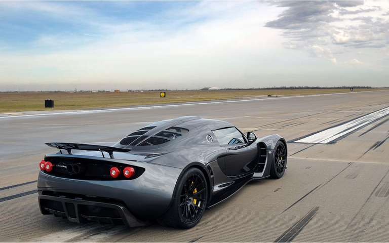 هينيسي السم جي تي 8 الخلفية - تحميل إلى هاتفك النقال من PHONEKY